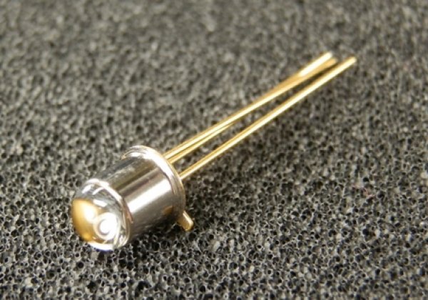 ST-1KL3B フォトトランジスタ ベース付き｜有限会社サンエレクトロ